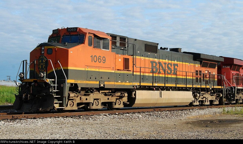 BNSF 1069